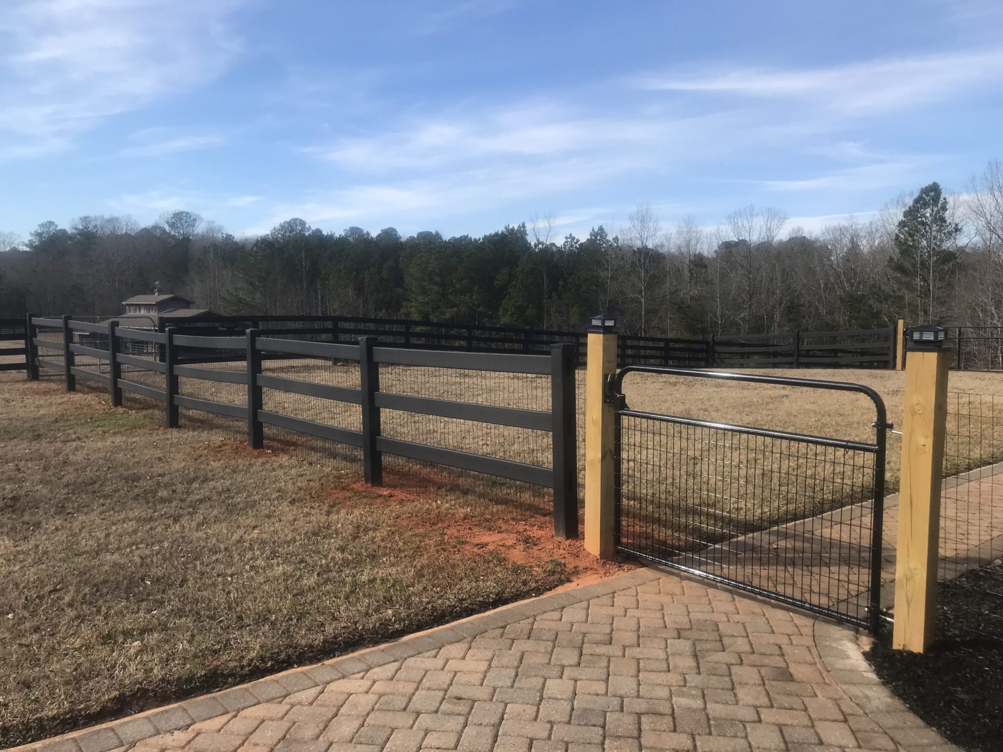No Climb Fence | Non-Climb Fencing For Dogs & Horses